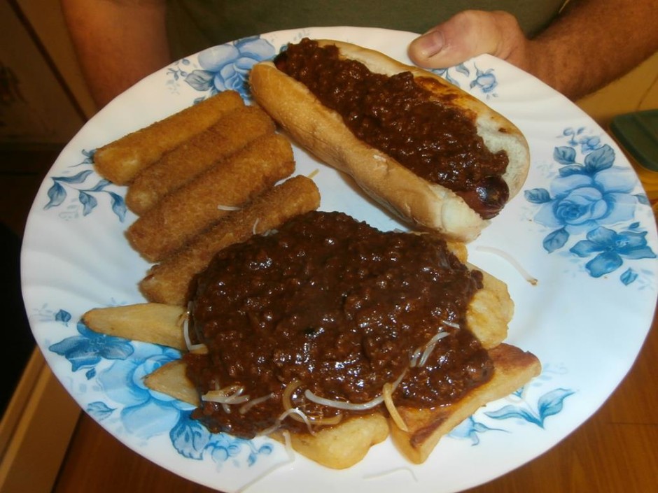 Coney dogs & chili fries Northern style!